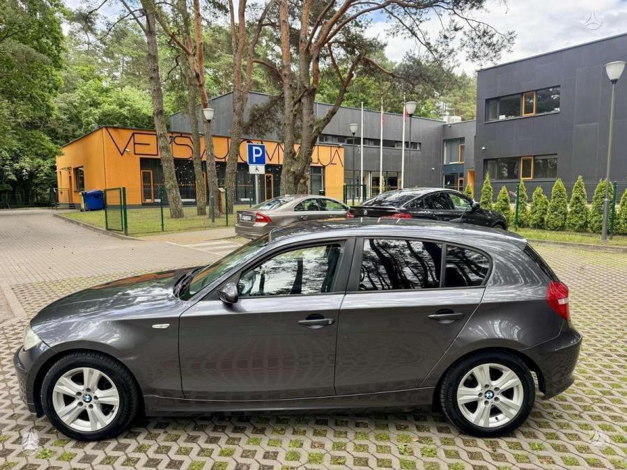 Pelēks BMW 118 2008 Kauņa, ar dzinēja tilpumu 2.00 L un nobraukumu 230 tūkst. km par 3999 €, foto 16 vietnē AUTOMOTO.COM.LV