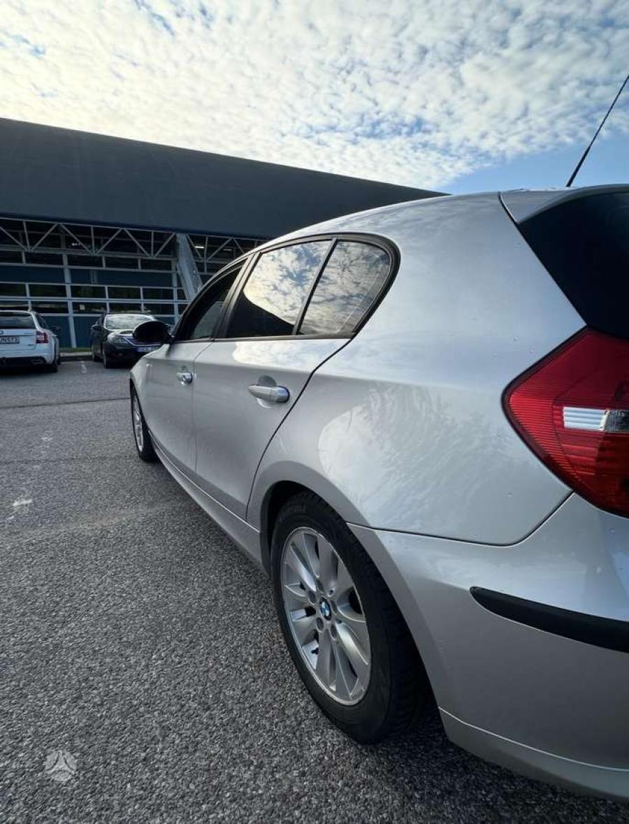Grey BMW 118 2008 in Vilnius, with an engine capacity of 2.00 L and mileage of 260 thousand km for 2600 €, photo 5 on AUTOMOTO.COM.LV