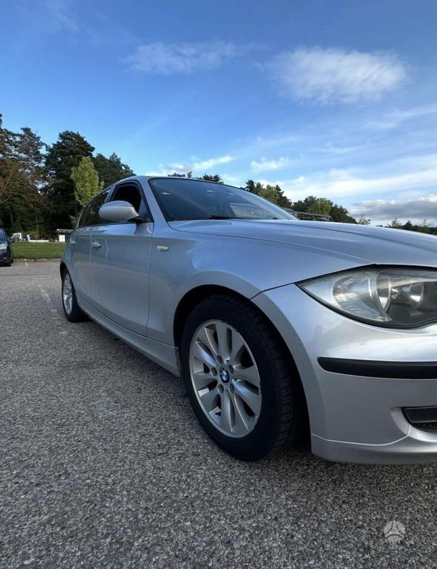 Grey BMW 118 2008 in Vilnius, with an engine capacity of 2.00 L and mileage of 260 thousand km for 2600 €, photo 8 on AUTOMOTO.COM.LV