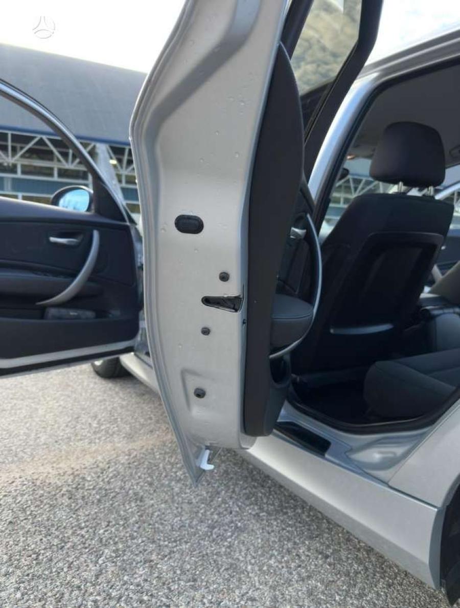 Grey BMW 118 2008 in Vilnius, with an engine capacity of 2.00 L and mileage of 260 thousand km for 2600 €, photo 11 on AUTOMOTO.COM.LV
