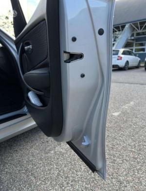 Grey BMW 118 2008 in Vilnius, with an engine capacity of 2.00 L and mileage of 260 thousand km for 2600 €, photo 13 on AUTOMOTO.COM.LV