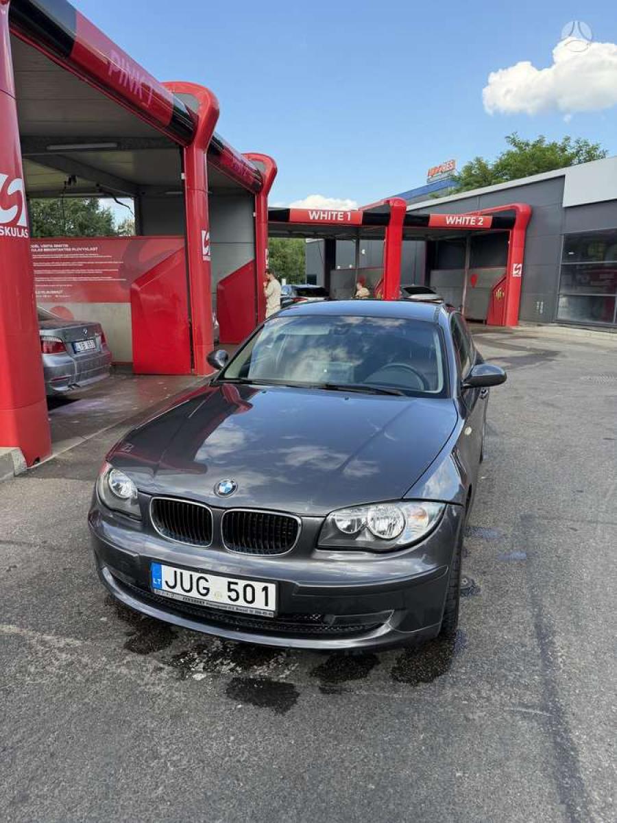 Grey BMW 118 2008 in Vilnius, with an engine capacity of 0.00 L and mileage of 244 thousand km for 2750 €, photo 1 on AUTOMOTO.COM.LV