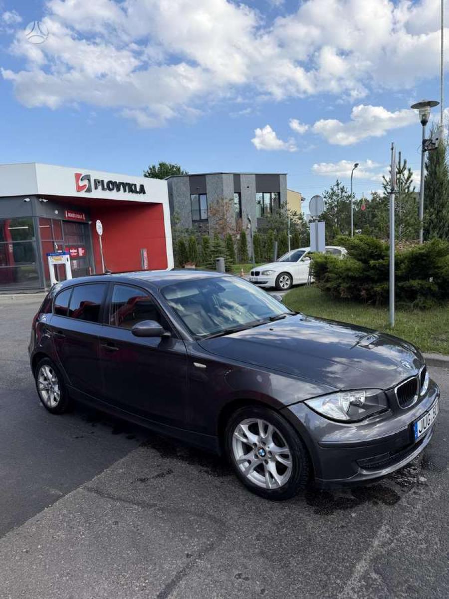 Grey BMW 118 2008 in Vilnius, with an engine capacity of 0.00 L and mileage of 244 thousand km for 2750 €, photo 3 on AUTOMOTO.COM.LV
