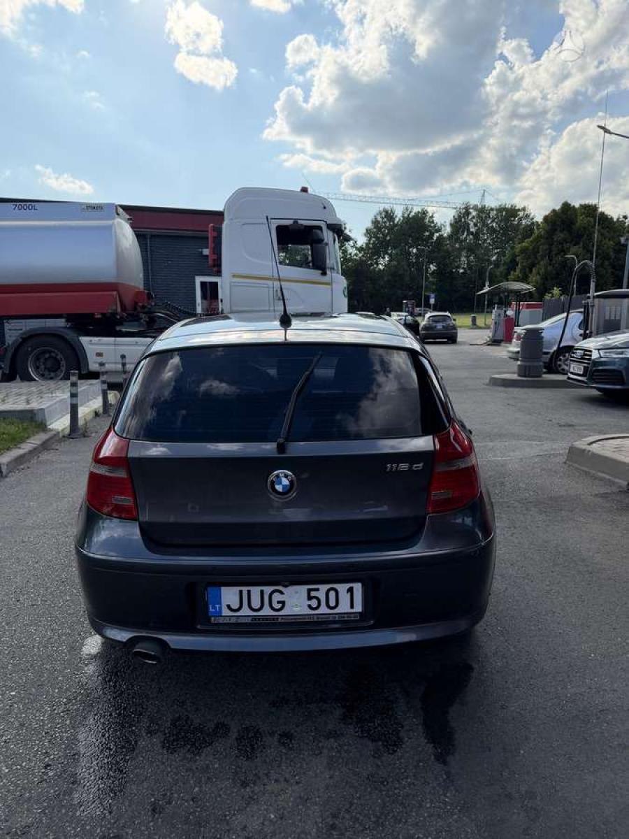 Grey BMW 118 2008 in Vilnius, with an engine capacity of 0.00 L and mileage of 244 thousand km for 2750 €, photo 5 on AUTOMOTO.COM.LV