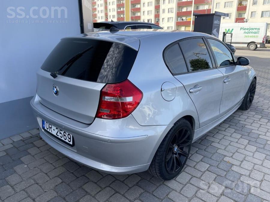 Grey BMW 118 2008 in Talsi, with an engine capacity of 2.00 L and mileage of 265 thousand km for 3200 €, photo 4 on AUTOMOTO.COM.LV