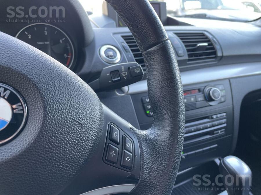 Grey BMW 118 2008 in Talsi, with an engine capacity of 2.00 L and mileage of 265 thousand km for 3200 €, photo 14 on AUTOMOTO.COM.LV