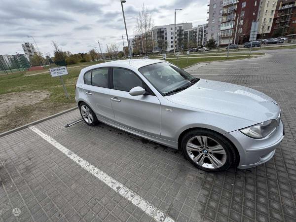 Pelēks BMW 118 2008 Viļņa, ar dzinēja tilpumu 2.00 L un nobraukumu 317 tūkst. km par 2500 €, foto 3 vietnē AUTOMOTO.COM.LV