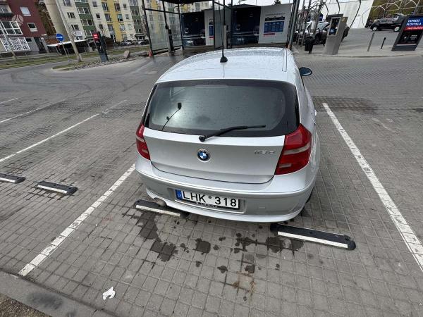 Pelēks BMW 118 2008 Viļņa, ar dzinēja tilpumu 2.00 L un nobraukumu 317 tūkst. km par 2500 €, foto 5 vietnē AUTOMOTO.COM.LV