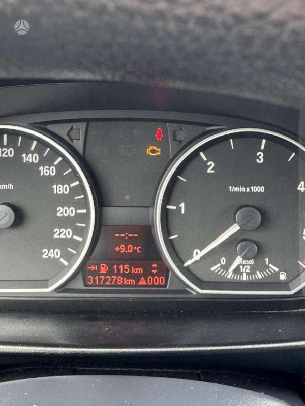 Pelēks BMW 118 2008 Viļņa, ar dzinēja tilpumu 2.00 L un nobraukumu 317 tūkst. km par 2500 €, foto 8 vietnē AUTOMOTO.COM.LV