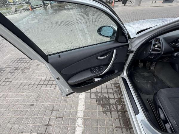 Pelēks BMW 118 2008 Viļņa, ar dzinēja tilpumu 2.00 L un nobraukumu 317 tūkst. km par 2500 €, foto 11 vietnē AUTOMOTO.COM.LV