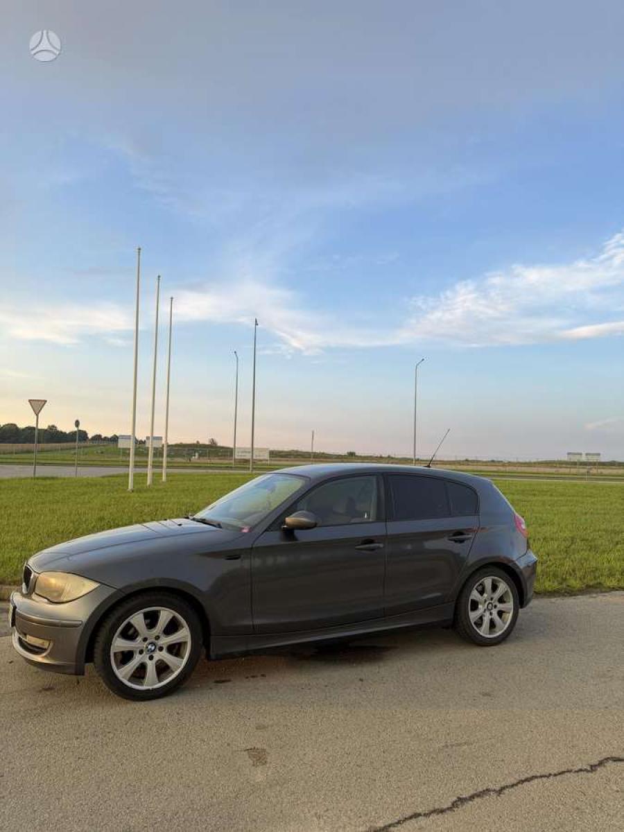 Pelēks BMW 118 2008 Radviliškis, ar dzinēja tilpumu 2.00 L un nobraukumu 359 tūkst. km par 2500 €, foto 3 vietnē AUTOMOTO.COM.LV