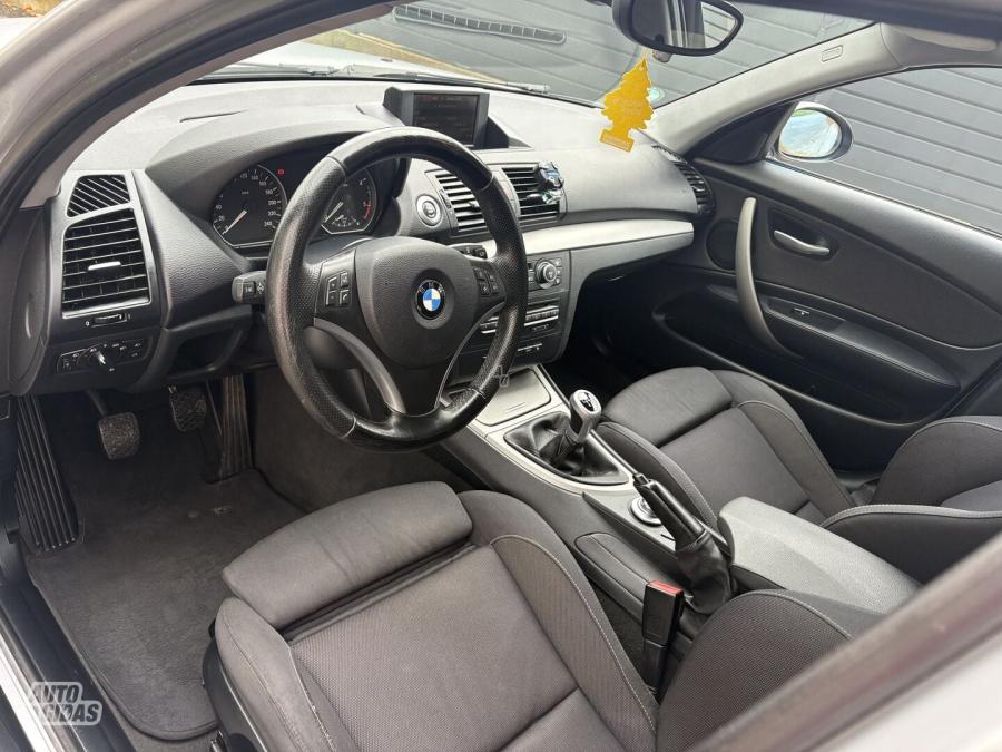 Grey BMW 118 2008 in Kaunas, with an engine capacity of 2.00 L and mileage of 380 thousand km for 3500 €, photo 7 on AUTOMOTO.COM.LV