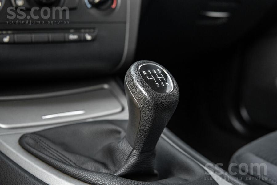 Pelēks BMW 118 2008 Jelgava, ar dzinēja tilpumu 2.00 L un nobraukumu 347 tūkst. km par 4500 €, foto 15 vietnē AUTOMOTO.COM.LV