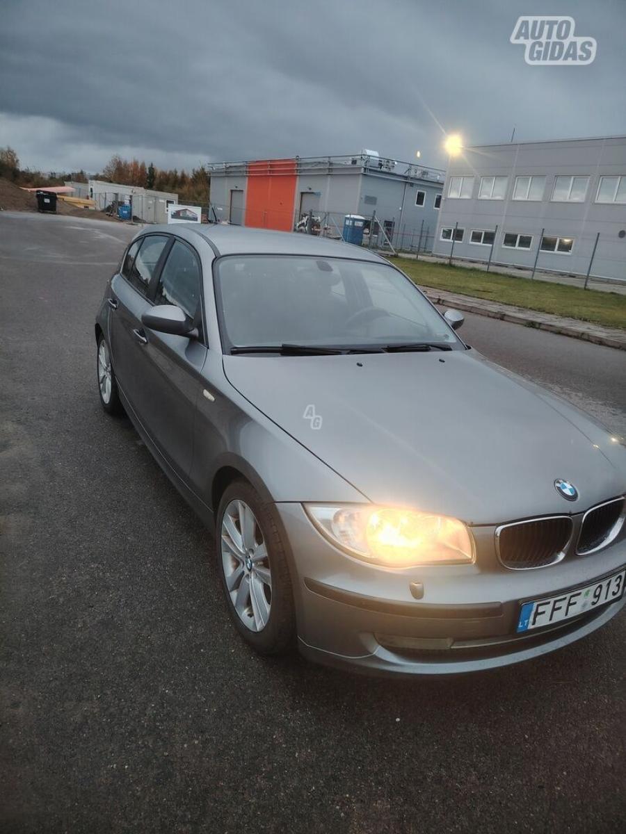 Grey BMW 118 2009 in Panevezys, with an engine capacity of 2.00 L and mileage of 309 thousand km for 3200 €, photo 1 on AUTOMOTO.COM.LV