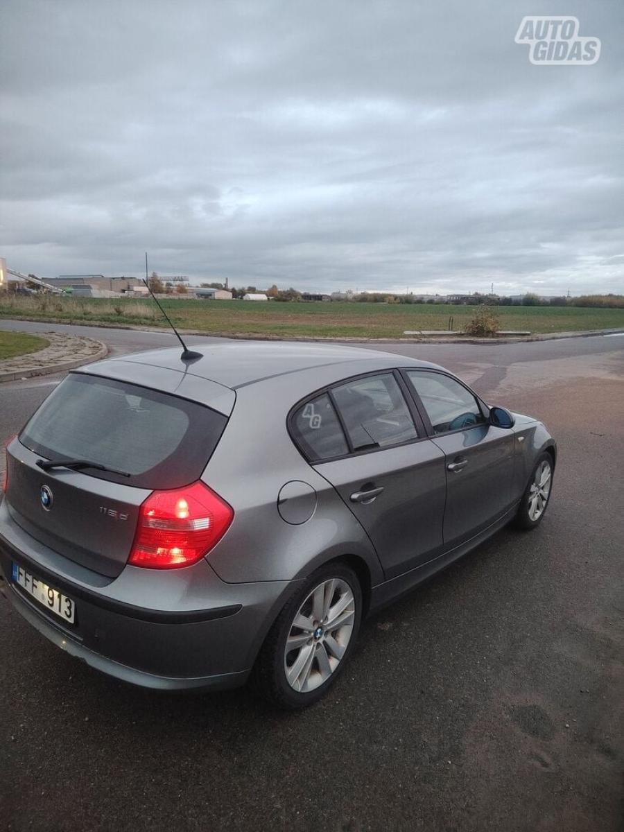 Grey BMW 118 2009 in Panevezys, with an engine capacity of 2.00 L and mileage of 309 thousand km for 3200 €, photo 4 on AUTOMOTO.COM.LV