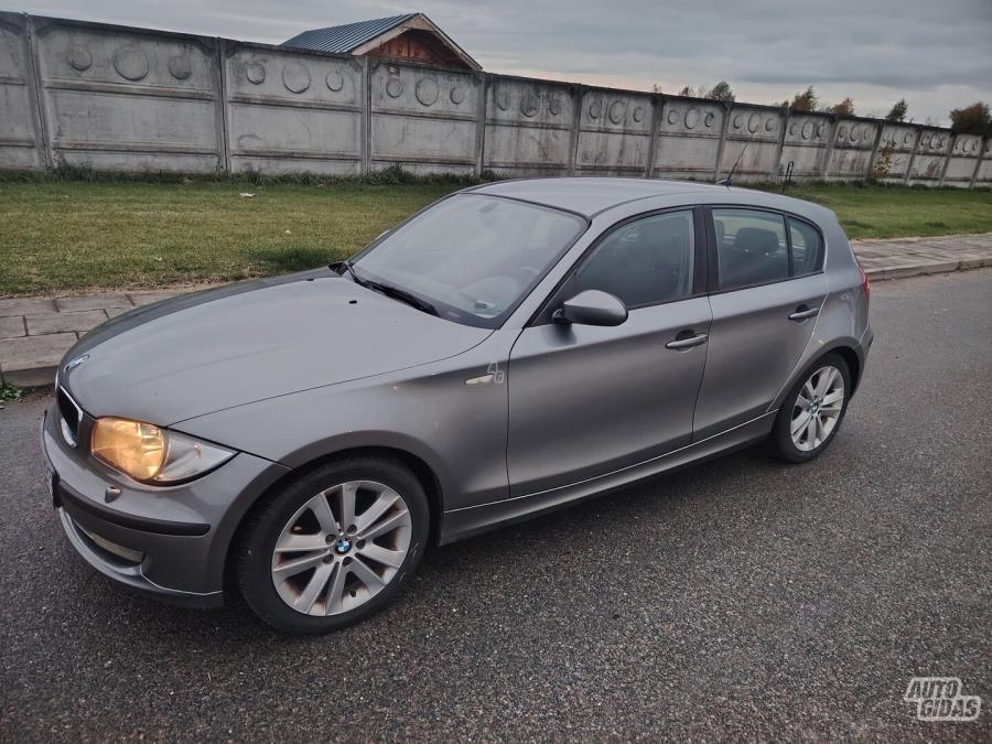 Grey BMW 118 2009 in Panevezys, with an engine capacity of 2.00 L and mileage of 309 thousand km for 3200 €, photo 5 on AUTOMOTO.COM.LV