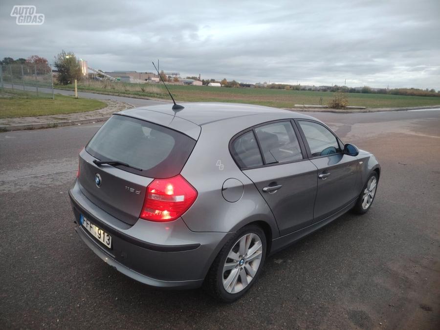 Grey BMW 118 2009 in Panevezys, with an engine capacity of 2.00 L and mileage of 309 thousand km for 3200 €, photo 7 on AUTOMOTO.COM.LV