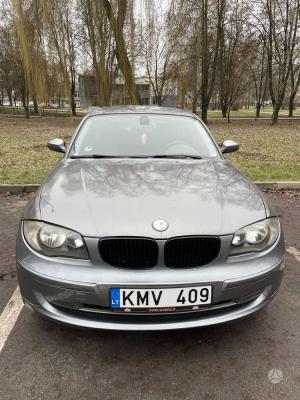 Grey BMW 118 2009 in Alytus, with an engine capacity of 2.00 L and mileage of 220 thousand km for 1800 €, photo 2 on AUTOMOTO.COM.LV