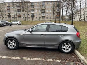 Grey BMW 118 2009 in Alytus, with an engine capacity of 2.00 L and mileage of 220 thousand km for 1800 €, photo 4 on AUTOMOTO.COM.LV