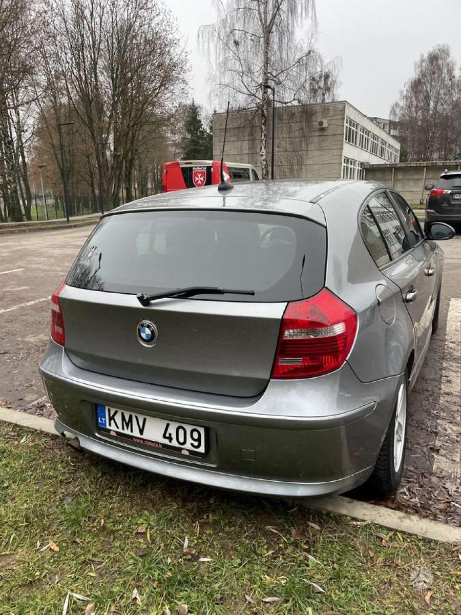 Grey BMW 118 2009 in Alytus, with an engine capacity of 2.00 L and mileage of 220 thousand km for 1800 €, photo 7 on AUTOMOTO.COM.LV