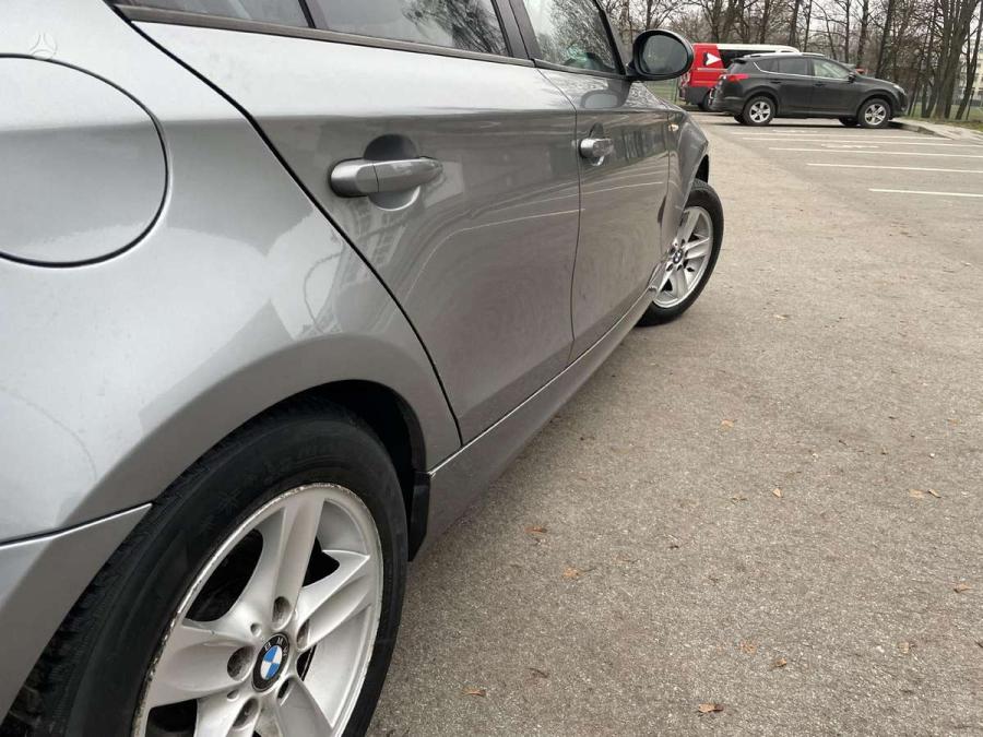 Grey BMW 118 2009 in Alytus, with an engine capacity of 2.00 L and mileage of 220 thousand km for 1800 €, photo 10 on AUTOMOTO.COM.LV