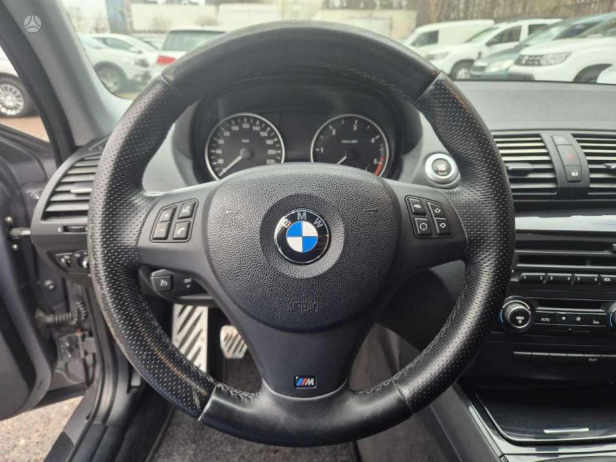 Grey BMW 118 2009 in Vilnius, with an engine capacity of 2.00 L and mileage of 211 thousand km for 2200 €, photo 8 on AUTOMOTO.COM.LV