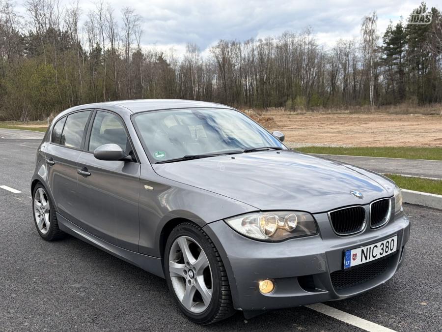 Grey BMW 118 2009 in Jonava, with an engine capacity of 1.80 L and mileage of 289 thousand km for 2700 €, photo 4 on AUTOMOTO.COM.LV