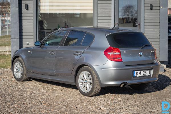 Pelēks BMW 118 2009 Liepāja, ar dzinēja tilpumu 2.00 L un nobraukumu 293 tūkst. km par 3650 €, foto 3 vietnē AUTOMOTO.COM.LV