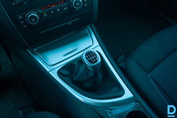 Pelēks BMW 118 2009 Liepāja, ar dzinēja tilpumu 2.00 L un nobraukumu 293 tūkst. km par 3650 €, foto 10 vietnē AUTOMOTO.COM.LV