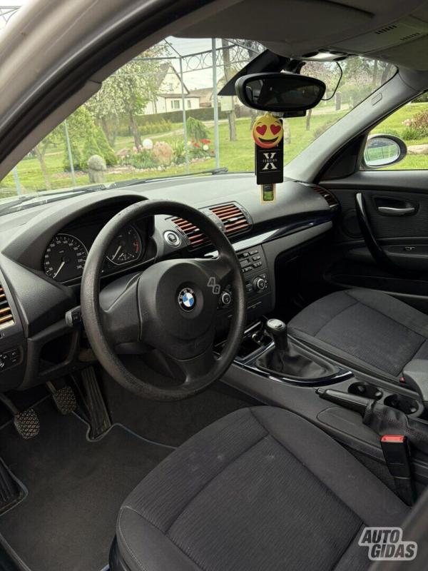 Grey BMW 118 2009 in Vilnius, with an engine capacity of 2.00 L and mileage of 334 thousand km for 2690 €, photo 8 on AUTOMOTO.COM.LV