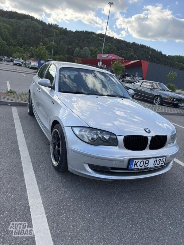 Grey BMW 118 2009 in Vilnius, with an engine capacity of 2.00 L and mileage of 337 thousand km for 2690 €, photo 1 on AUTOMOTO.COM.LV