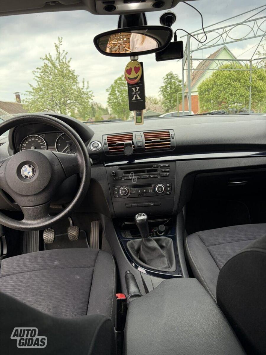 Pelēks BMW 118 2009 Viļņa, ar dzinēja tilpumu 2.00 L un nobraukumu 337 tūkst. km par 2690 €, foto 11 vietnē AUTOMOTO.COM.LV