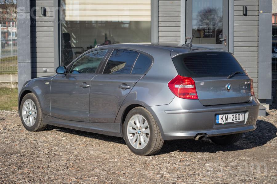 Grey BMW 118 2009 in Liepaja, with an engine capacity of 2.00 L and mileage of 293 thousand km for 3300 €, photo 5 on AUTOMOTO.COM.LV