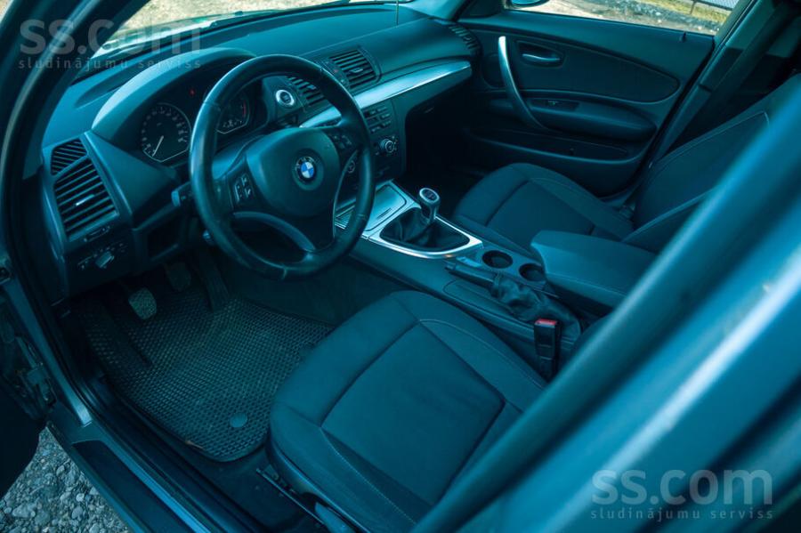 Grey BMW 118 2009 in Liepaja, with an engine capacity of 2.00 L and mileage of 293 thousand km for 3300 €, photo 9 on AUTOMOTO.COM.LV