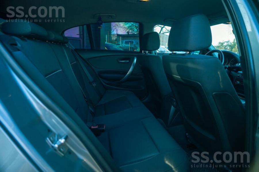 Grey BMW 118 2009 in Liepaja, with an engine capacity of 2.00 L and mileage of 293 thousand km for 3300 €, photo 13 on AUTOMOTO.COM.LV
