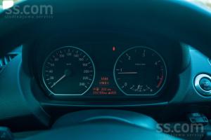 Grey BMW 118 2009 in Liepaja, with an engine capacity of 2.00 L and mileage of 293 thousand km for 3300 €, photo 17 on AUTOMOTO.COM.LV