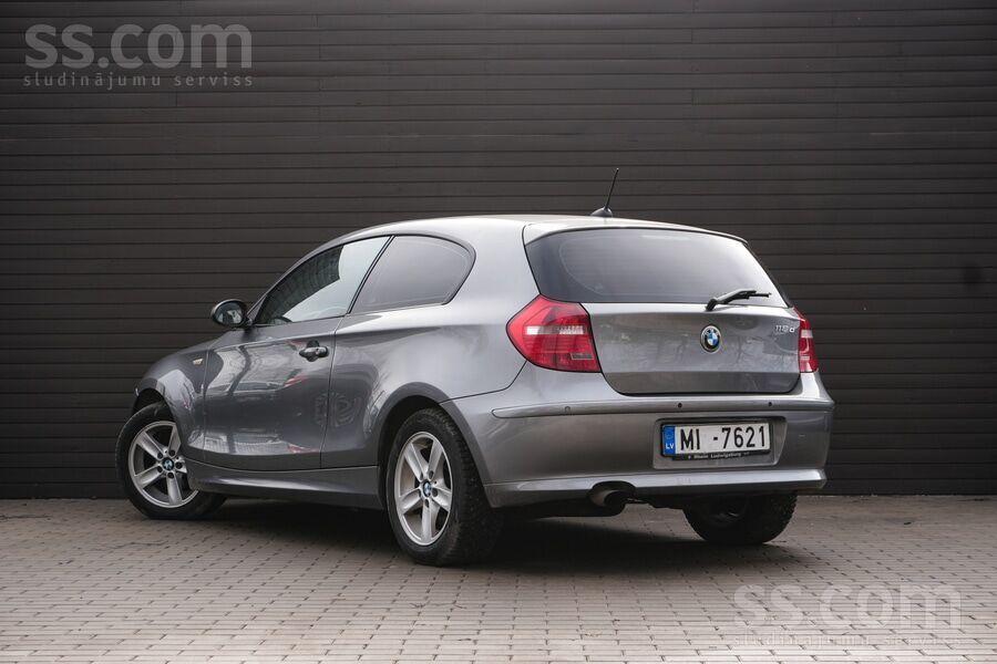Grey BMW 118 2009 in Riga, with an engine capacity of 2.00 L and mileage of 262 thousand km for 4690 €, photo 5 on AUTOMOTO.COM.LV