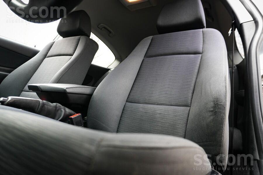 Grey BMW 118 2009 in Riga, with an engine capacity of 2.00 L and mileage of 262 thousand km for 4690 €, photo 9 on AUTOMOTO.COM.LV