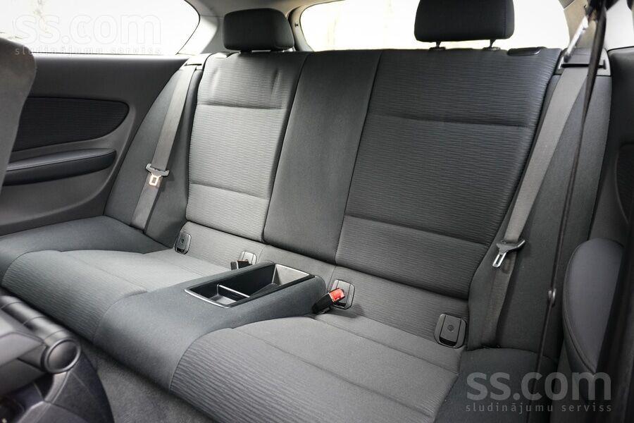 Grey BMW 118 2009 in Riga, with an engine capacity of 2.00 L and mileage of 262 thousand km for 4690 €, photo 11 on AUTOMOTO.COM.LV