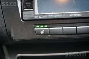 Grey BMW 118 2009 in Riga, with an engine capacity of 2.00 L and mileage of 262 thousand km for 4690 €, photo 12 on AUTOMOTO.COM.LV