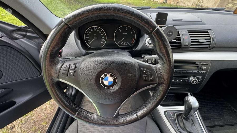 Grey BMW 118 2009 in Vilnius, with an engine capacity of 2.00 L and mileage of 340 thousand km for 3300 €, photo 7 on AUTOMOTO.COM.LV