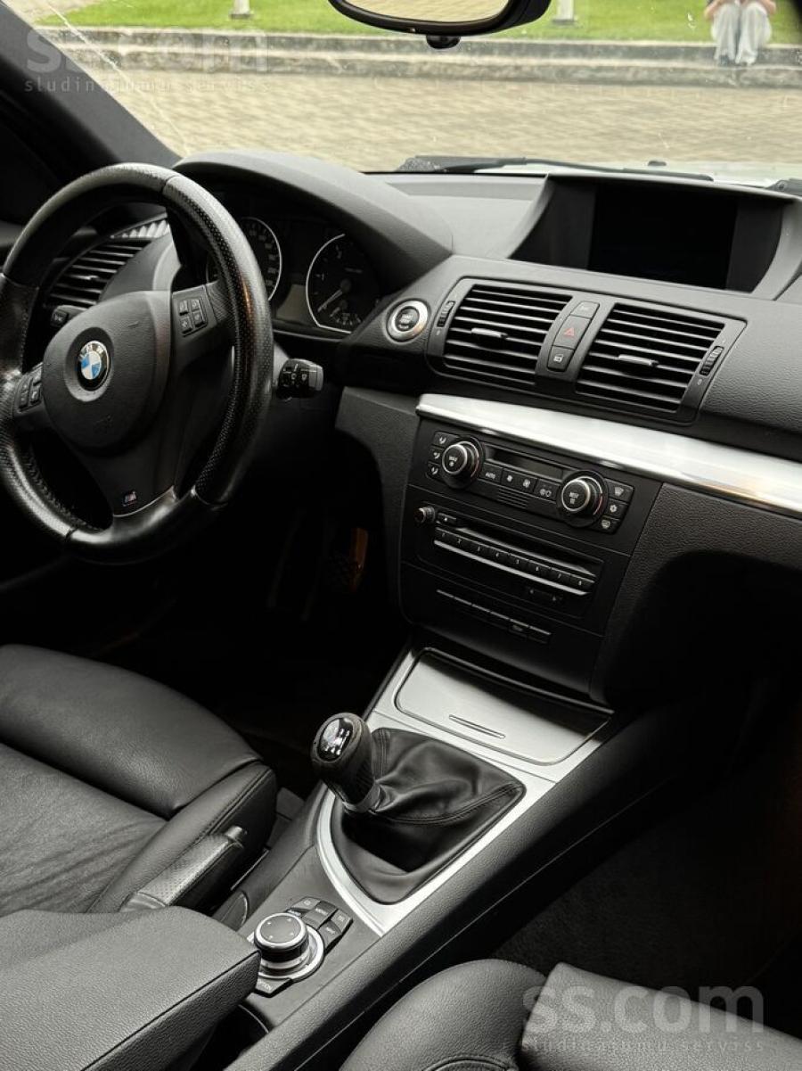 Grey BMW 118 2009 in Riga, with an engine capacity of 2.00 L and mileage of 197 thousand km for 4400 €, photo 8 on AUTOMOTO.COM.LV