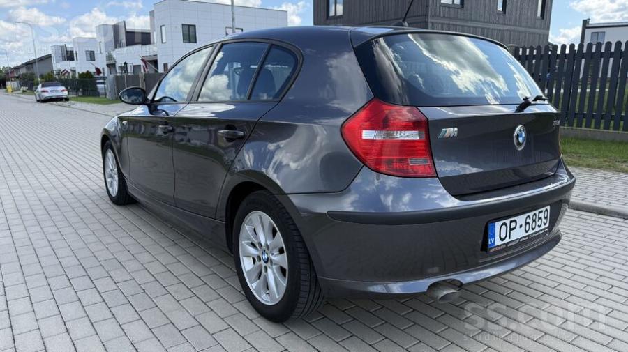 Grey BMW 118 2009 in Riga, with an engine capacity of 2.00 L and mileage of 271 thousand km for 2850 €, photo 5 on AUTOMOTO.COM.LV