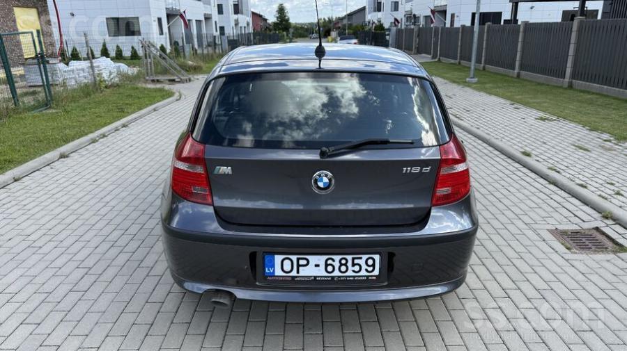 Grey BMW 118 2009 in Riga, with an engine capacity of 2.00 L and mileage of 271 thousand km for 2850 €, photo 6 on AUTOMOTO.COM.LV