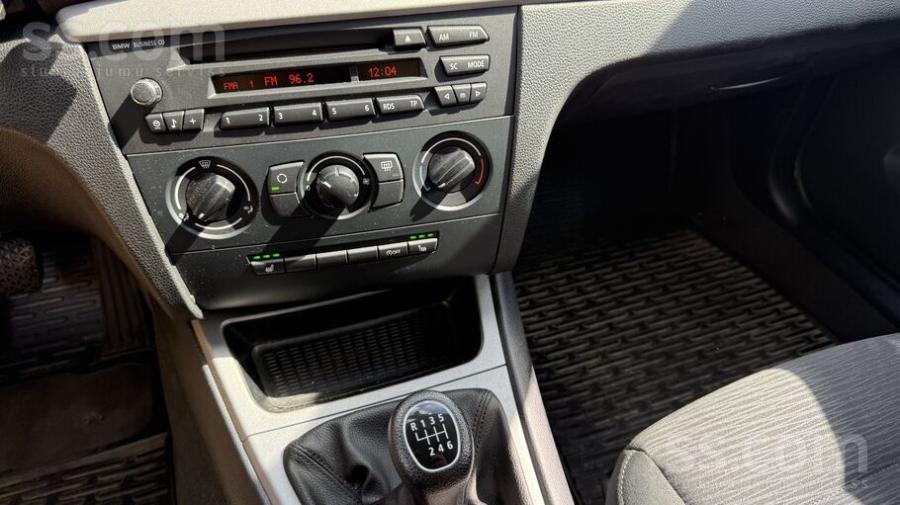 Grey BMW 118 2009 in Riga, with an engine capacity of 2.00 L and mileage of 271 thousand km for 2850 €, photo 13 on AUTOMOTO.COM.LV