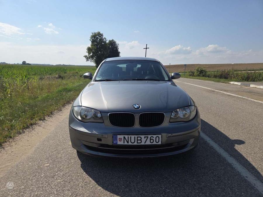 Pelēks BMW 118 2009 Alīta, ar dzinēja tilpumu 1.80 L un nobraukumu 285 tūkst. km par 1999 €, foto 3 vietnē AUTOMOTO.COM.LV