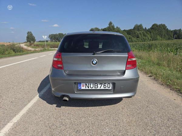 Pelēks BMW 118 2009 Alīta, ar dzinēja tilpumu 1.80 L un nobraukumu 285 tūkst. km par 1999 €, foto 5 vietnē AUTOMOTO.COM.LV