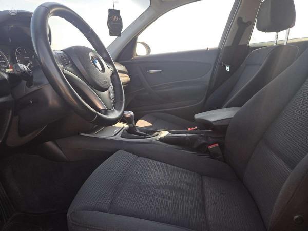 Pelēks BMW 118 2009 Alīta, ar dzinēja tilpumu 1.80 L un nobraukumu 285 tūkst. km par 1999 €, foto 7 vietnē AUTOMOTO.COM.LV