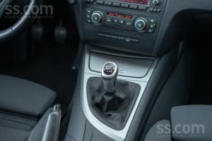 Pelēks BMW 118 2009 Liepāja, ar dzinēja tilpumu 2.00 L un nobraukumu 243 tūkst. km par 3900 €, foto 18 vietnē AUTOMOTO.COM.LV