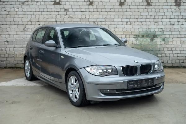 Серый БМВ 118 2009 в Лиепая, объемом двигателя 2.00 л и пробегом 243 тыс. км за 3900 €, фото 1 на AUTOMOTO.COM.LV
